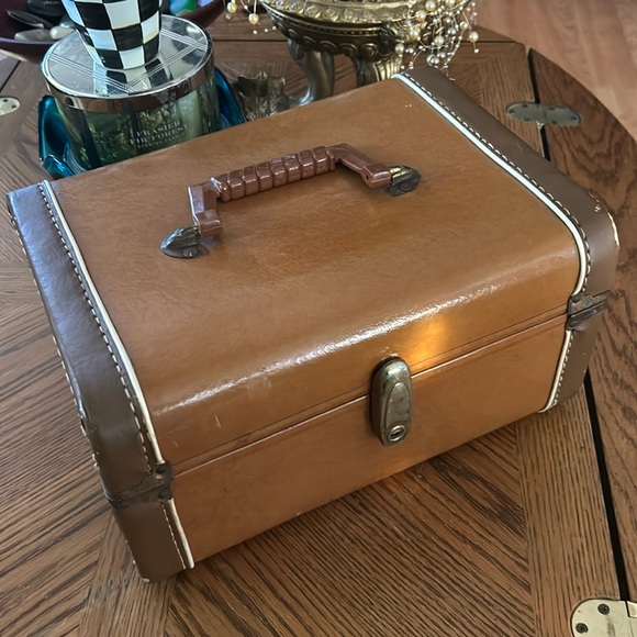 Vintage | Storage & Organization | Vintage 5s Twotone Brown Leather ...